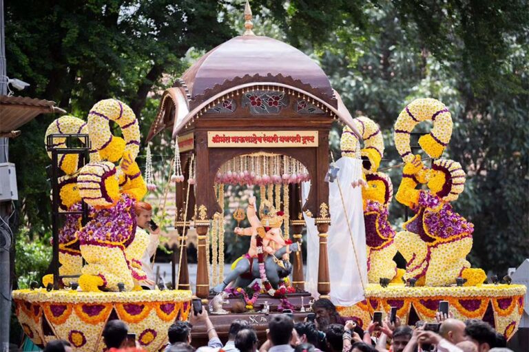 12 Ganpati Visarjan Miravnuks in Pune to Watch This Year | 2025
